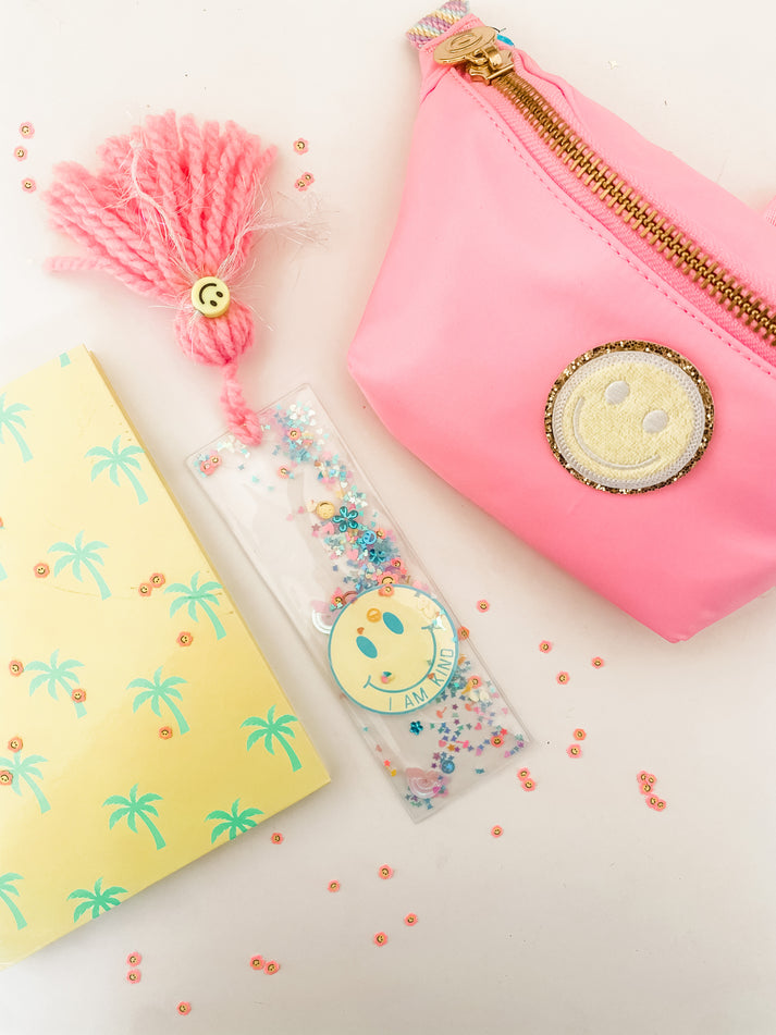 "I AM KIND" YELLOW SMILEY BOOKMARK – THE GLITTERMARK